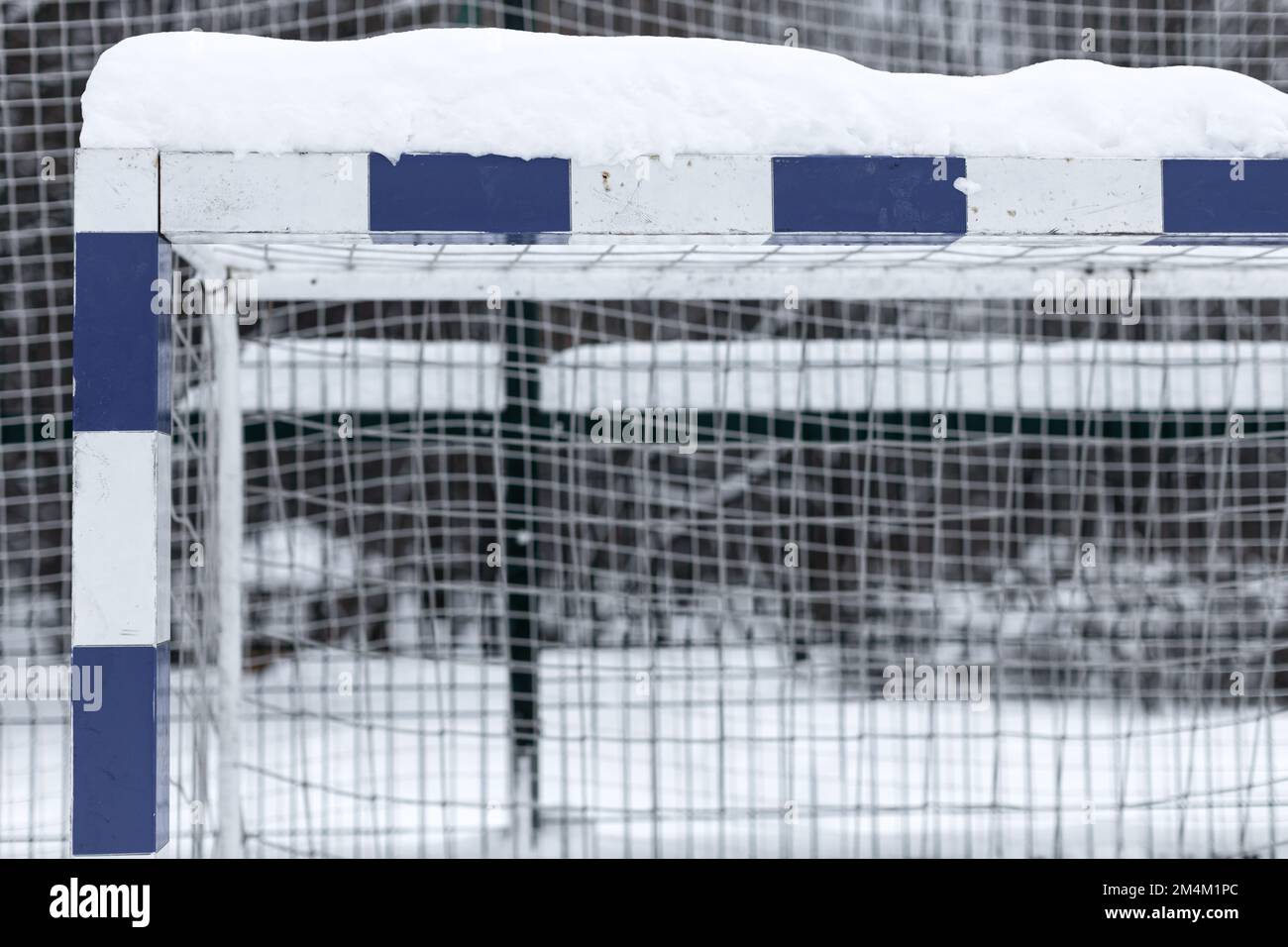 Football goal frost in snow hi-res stock photography and images - Alamy