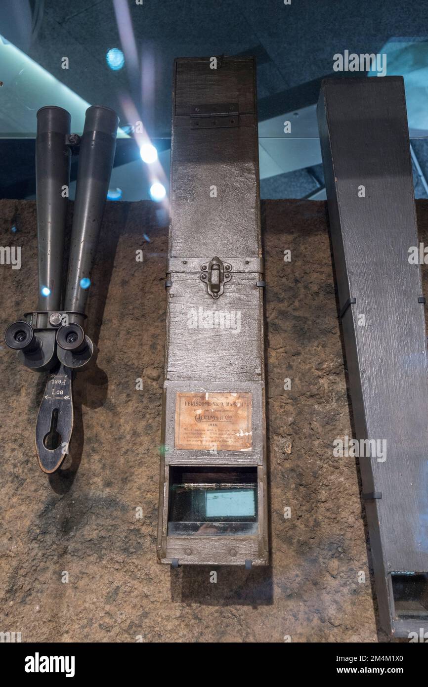 Periscopes hi-res stock photography and images - Alamy