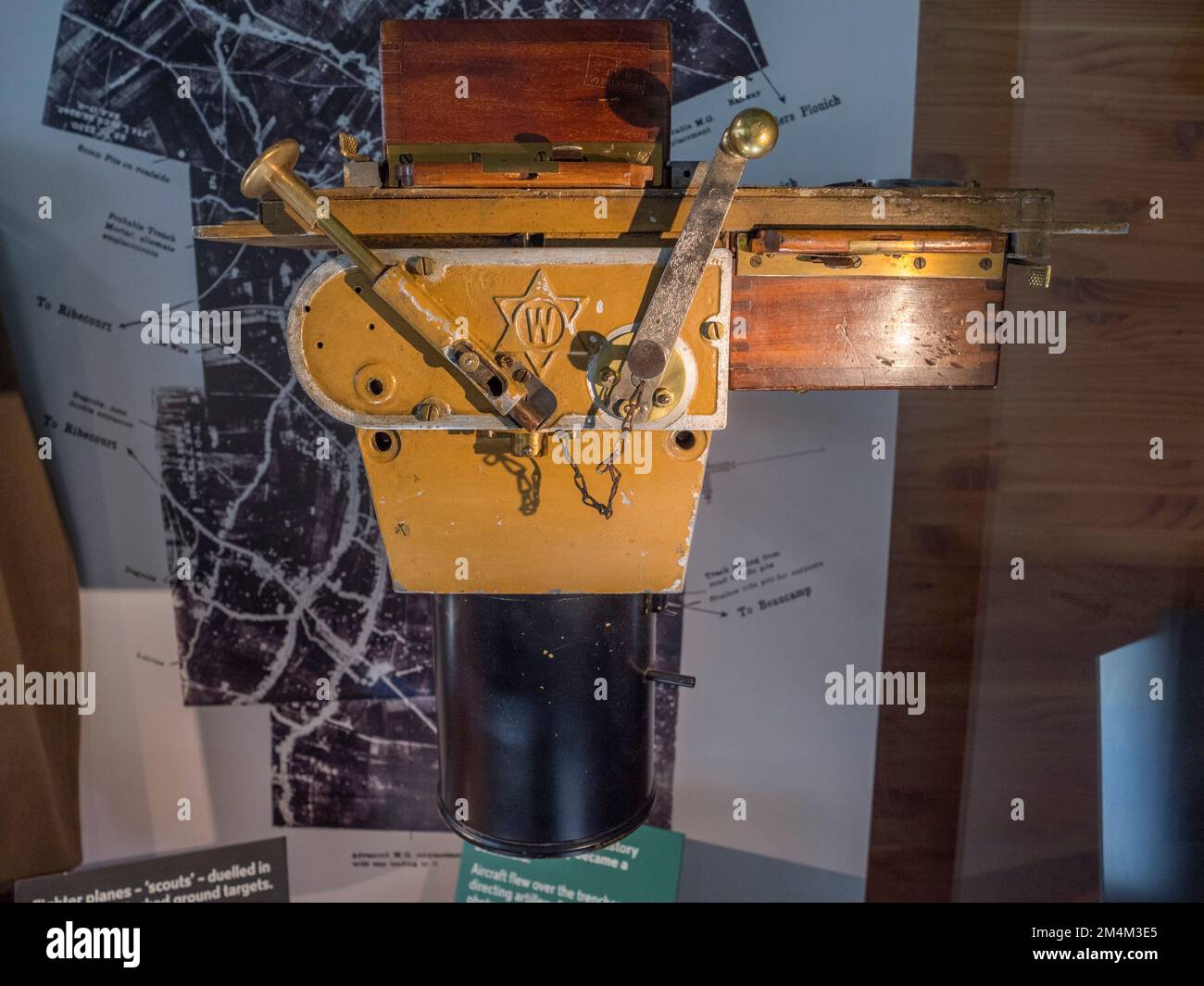 An L-type camera used for aerial photography during WWI, Imperial War ...