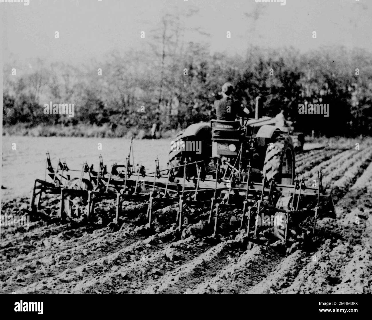 Farm Machinery - New American Farm Machinery Tested in France ...