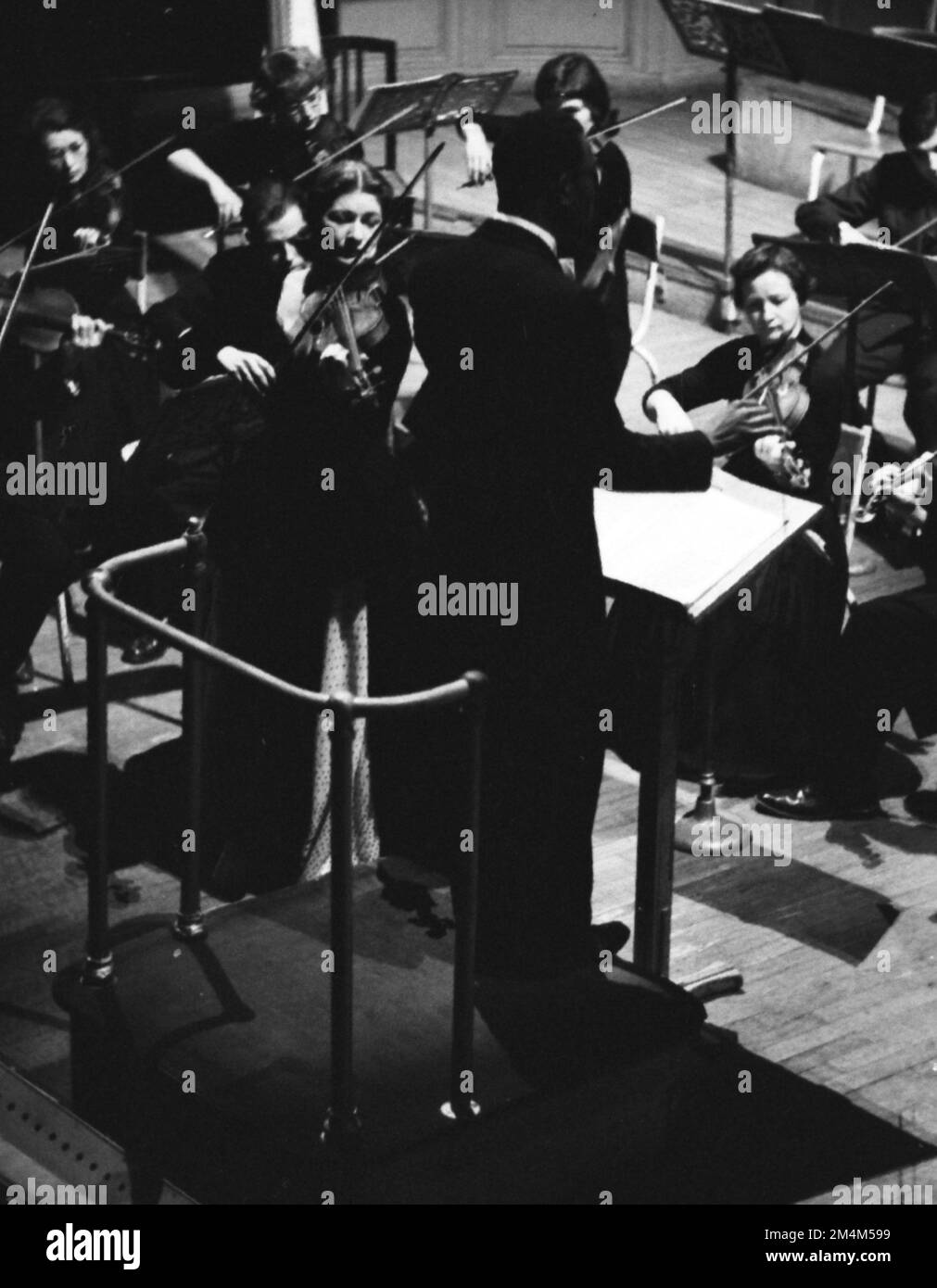 Leon Thompson, Orchestre Symphonique de Paris. Photographs of Marshall ...