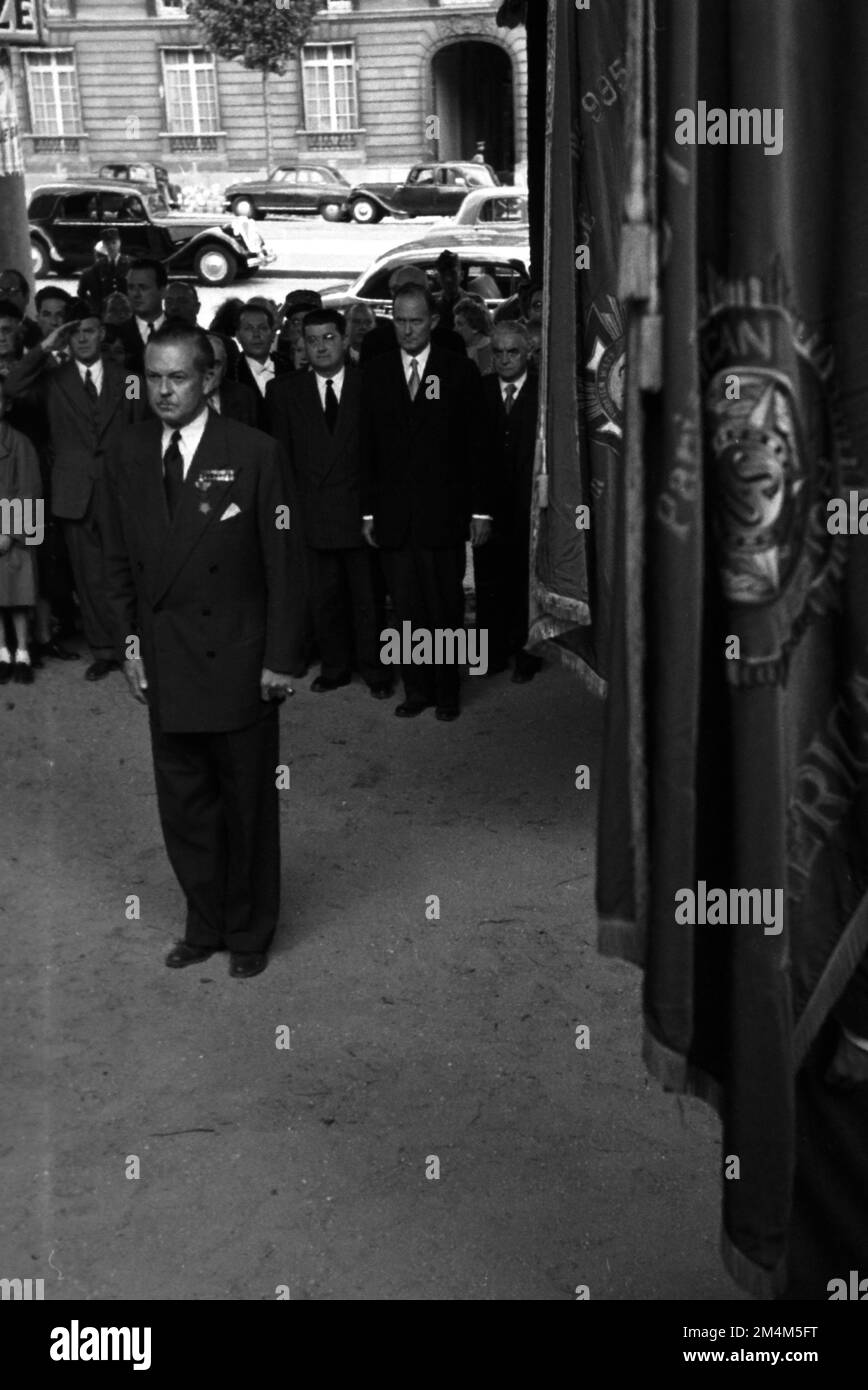 Independence Day in Paris, 1955: AT the Rochambeau Statue, Place d'Iena ...