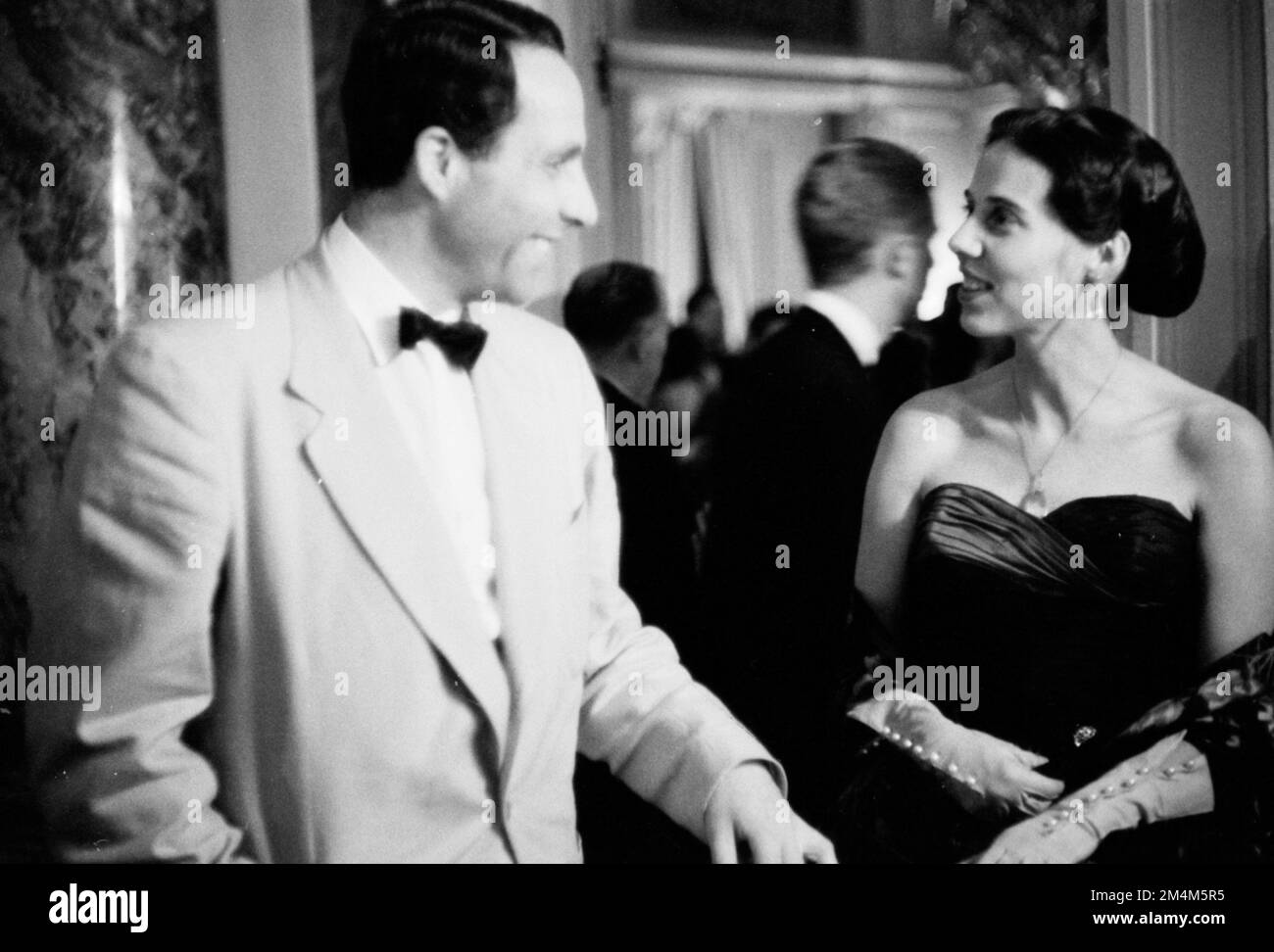 "Oklahoma" Cast Received at Ambassador Dillon's. Photographs of ...