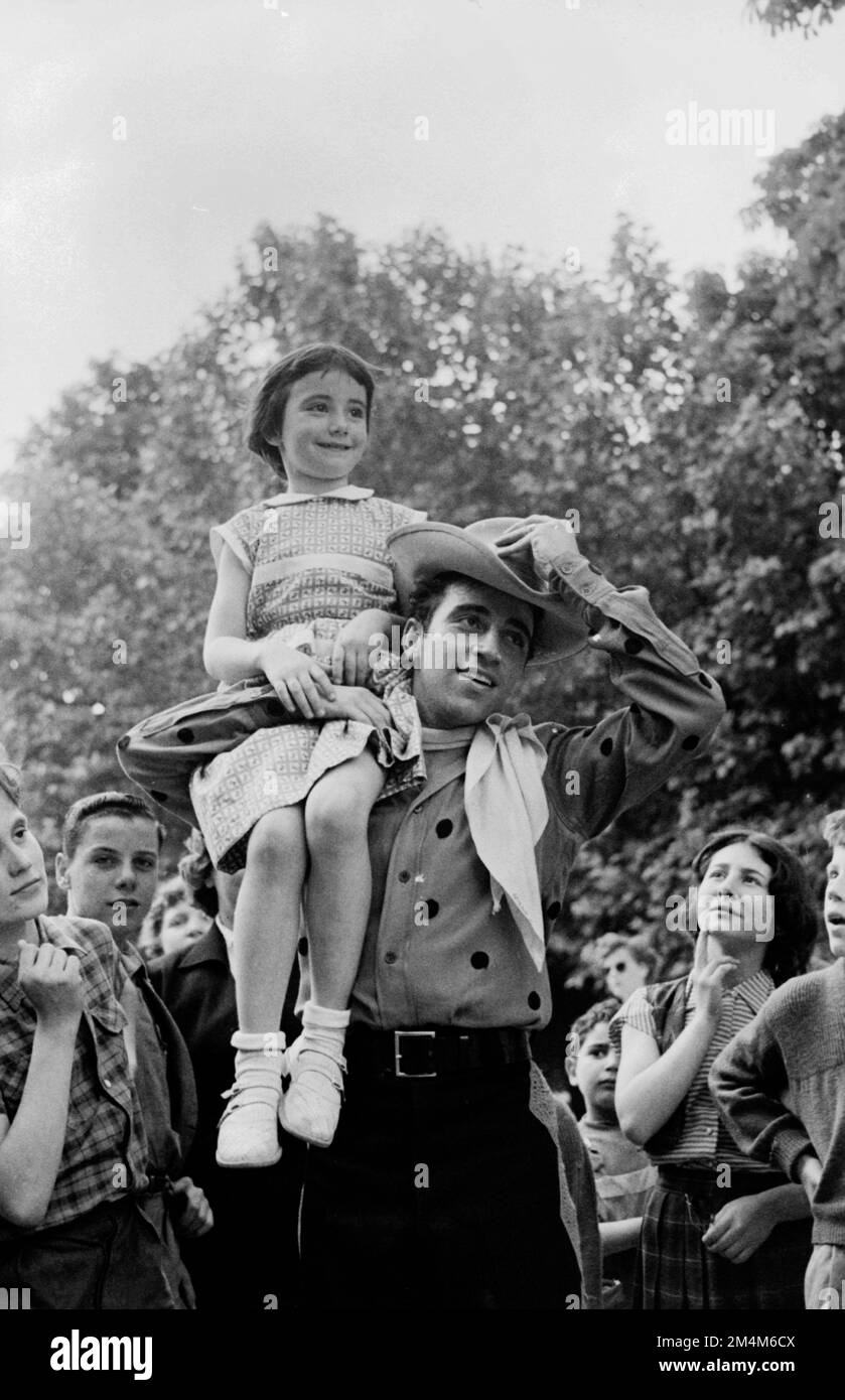 "Oklahoma" Actors at the Tuileries Garden and Paris Café. Photographs ...
