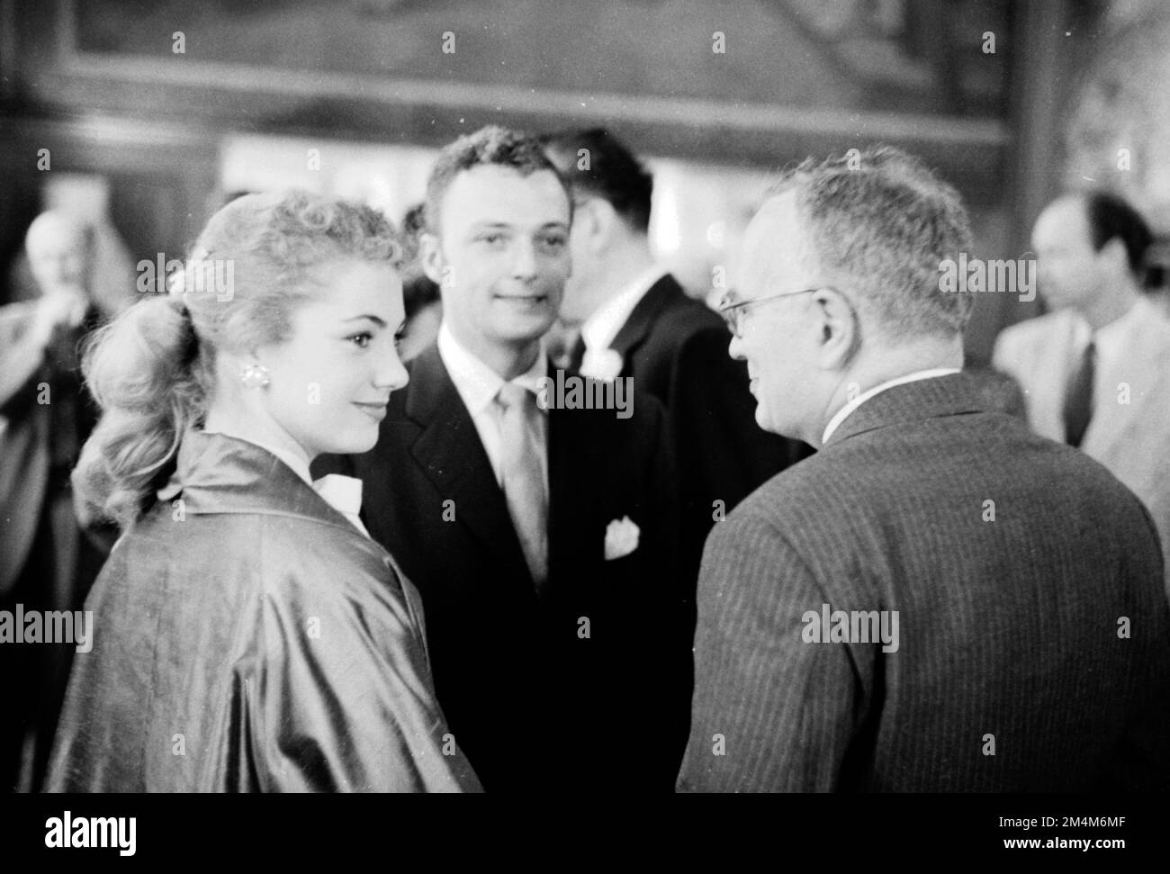 "Oklahoma" Actors Received at Paris Hotel de Ville. Photographs of ...