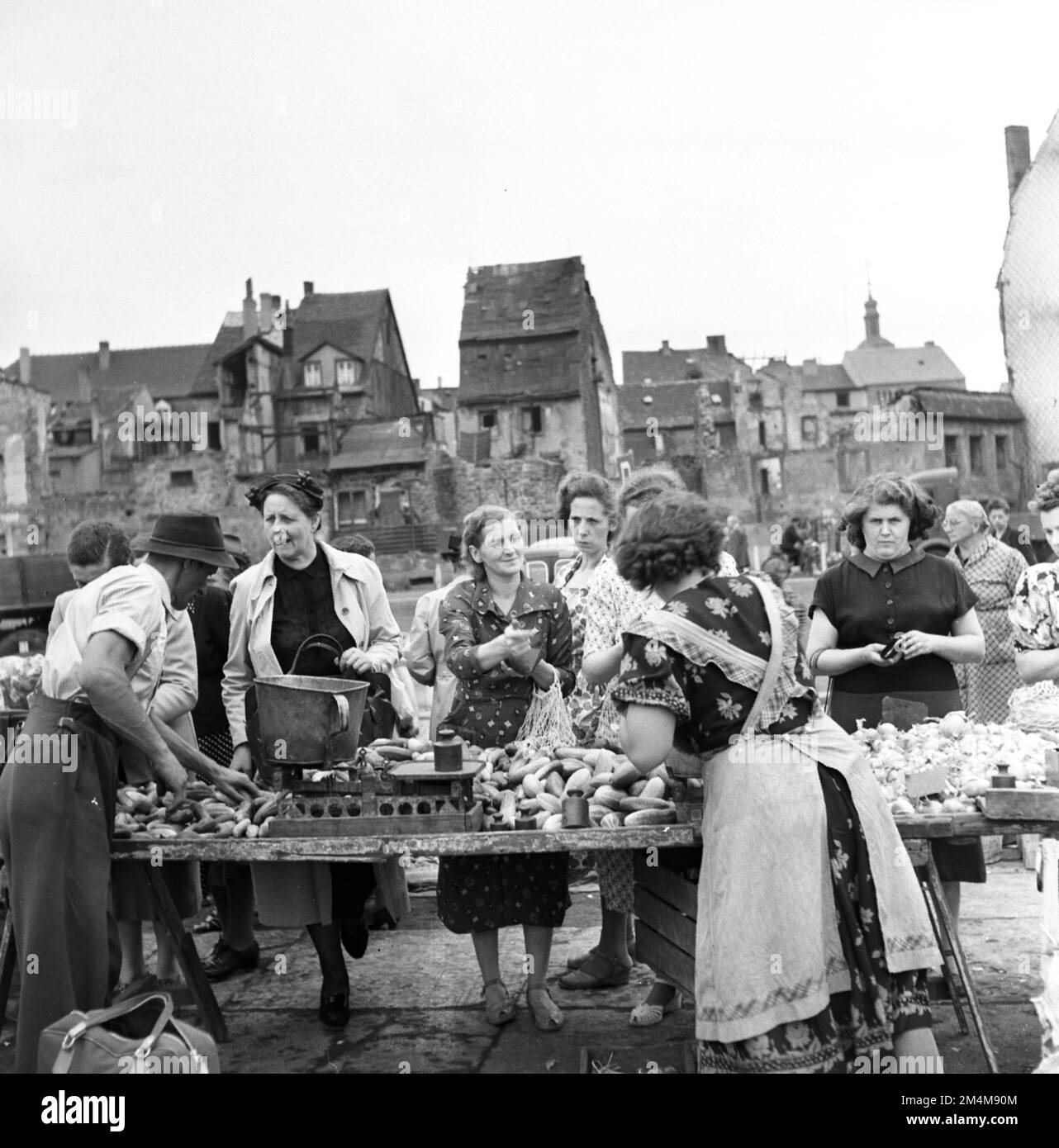 SAAR Story - Miscellaneous - Markets, Statues, Newspaper Stand ...