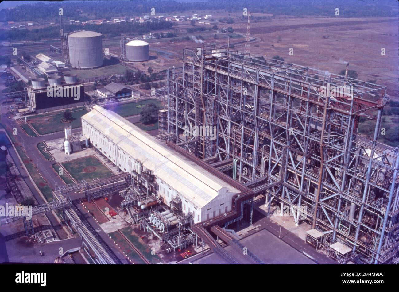 Ammonia urea plant hi-res stock photography and images - Alamy