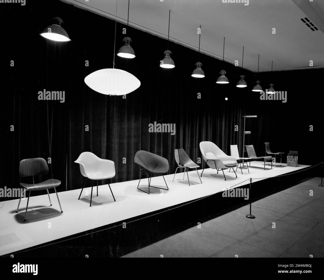 "50 Years of US Art" Exhibit (Lay-out of the exhibit, Museum of Modern ...