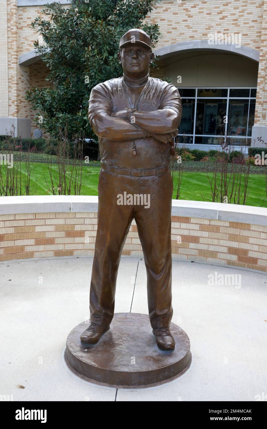 University of texas statue football hi-res stock photography and images ...
