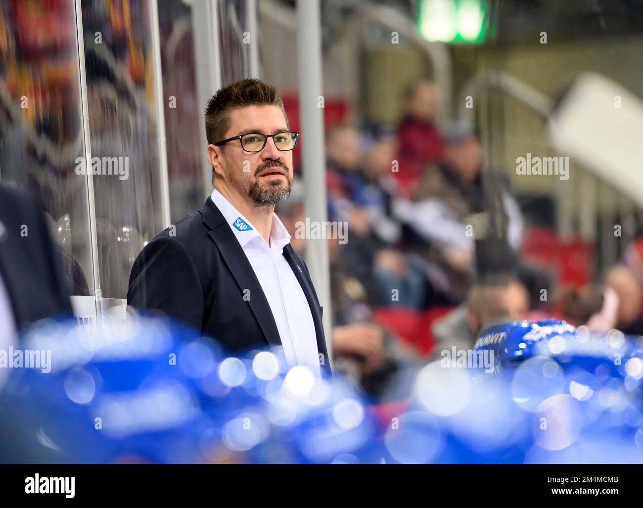 Dusseldorf/ Germany. December 20th, 2022, Co-coach Jochen HECHT (Adler ...