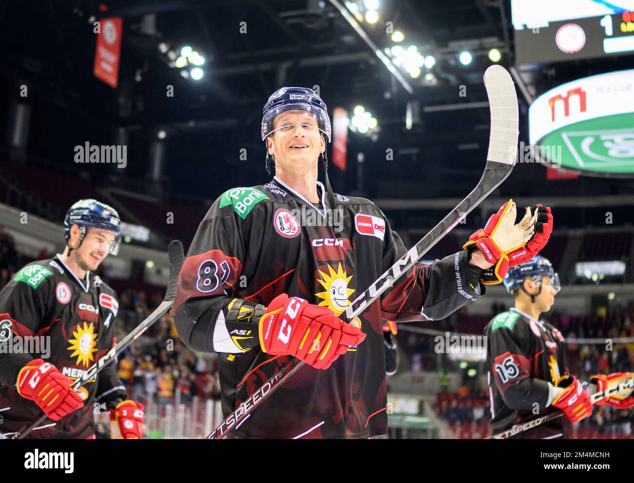Dusseldorf/ Germany. December 20th, 2022, Philip GOGULLA (DEG) claps ...