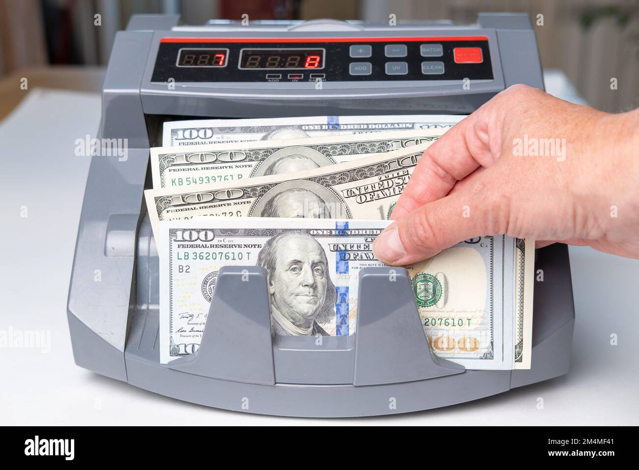 Bank counter hi-res stock photography and images - Alamy