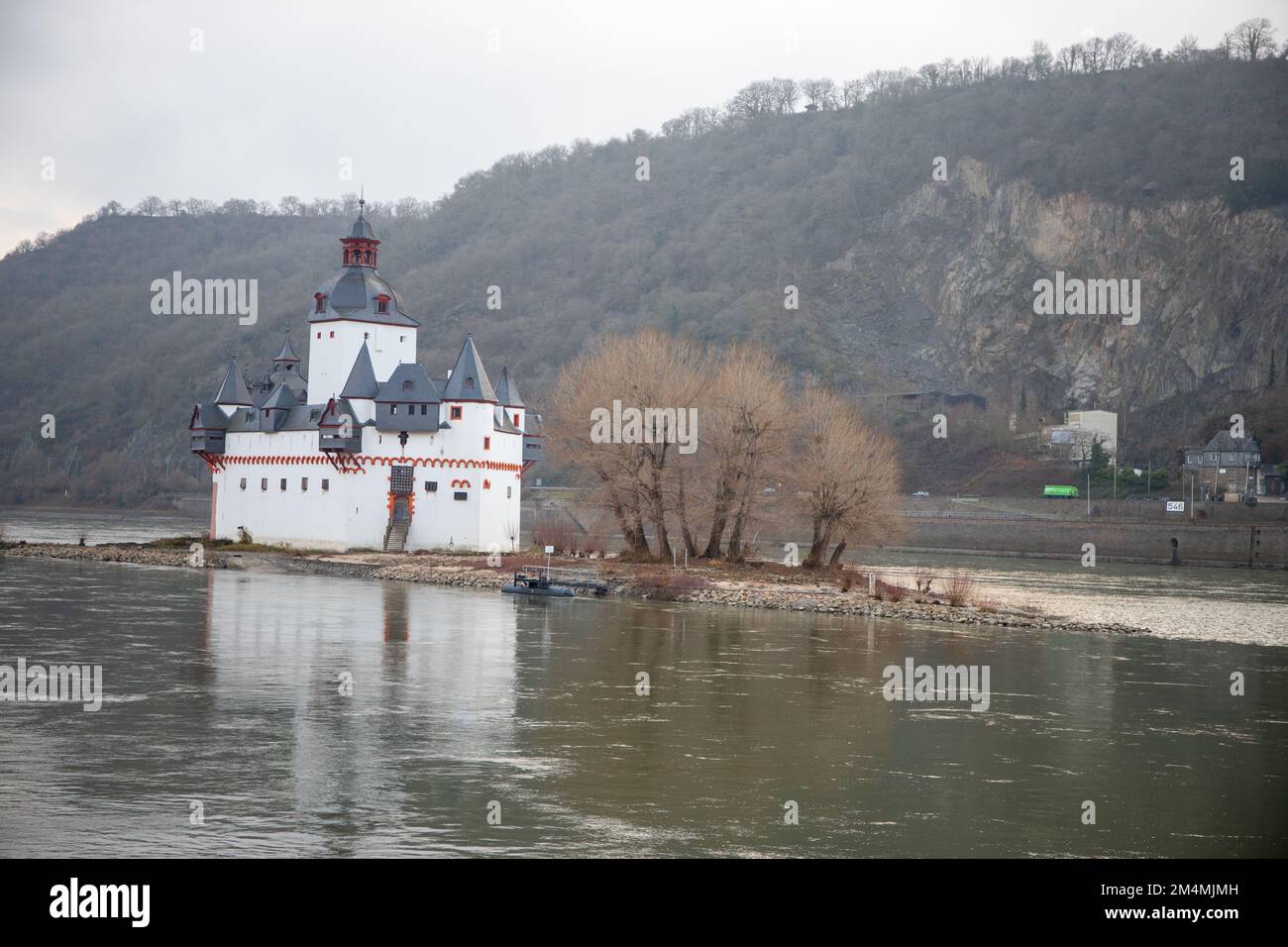 Rhine river island castle hi-res stock photography and images - Alamy