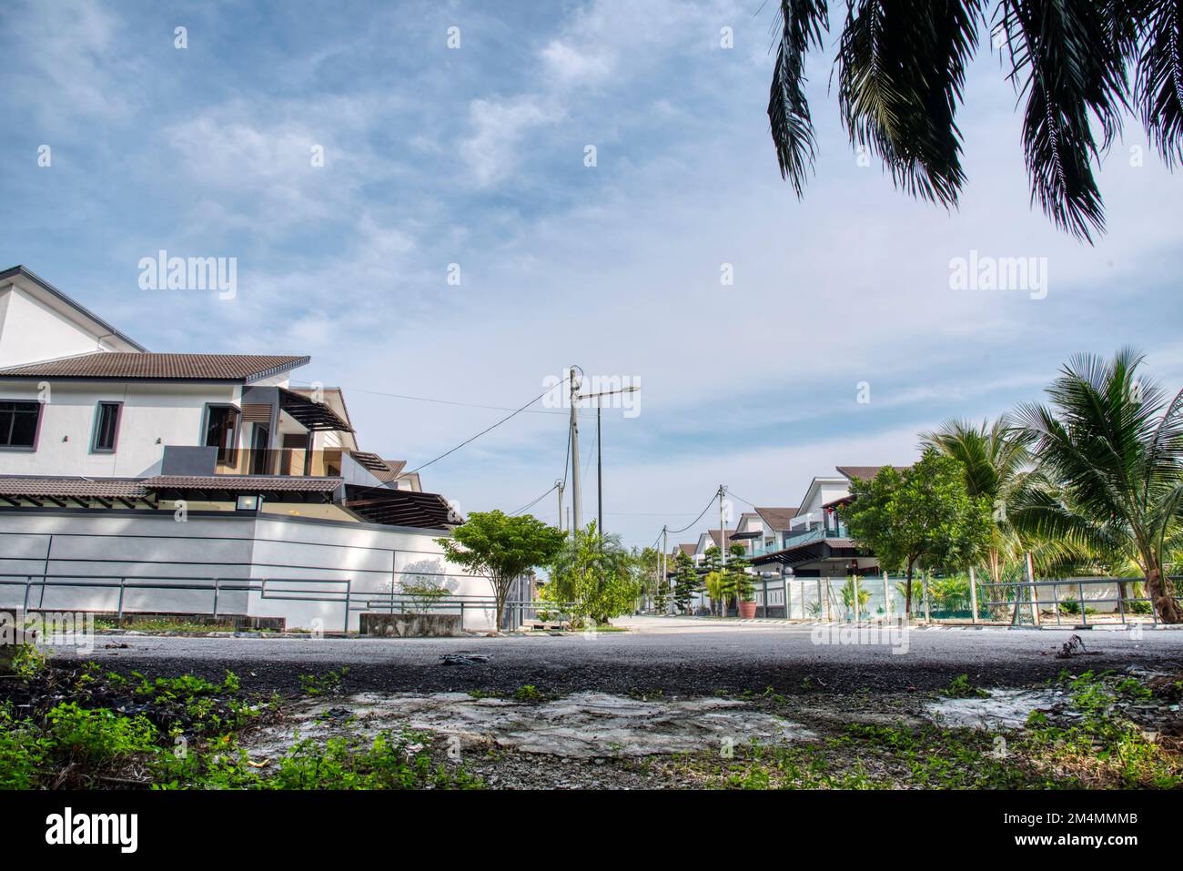 outdoor scene of the double storey suburb home Stock Photo - Alamy