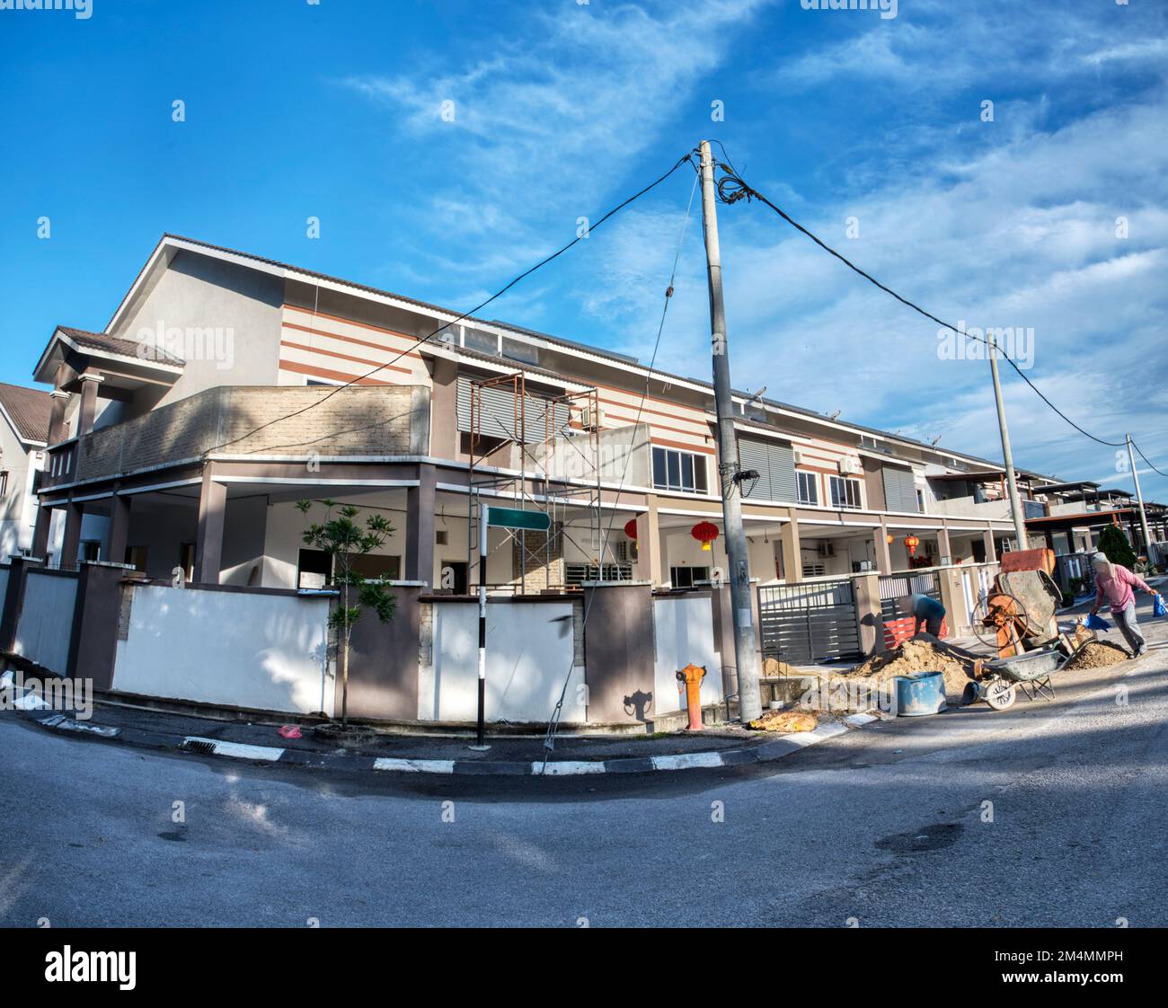 outdoor scene of the double storey suburb home Stock Photo - Alamy