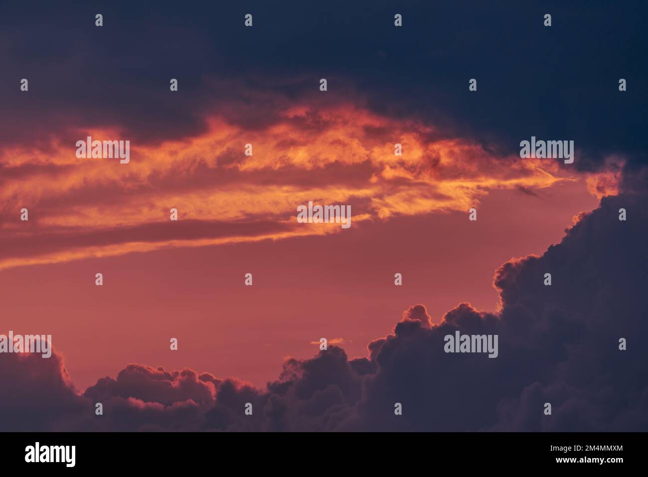 Hole in stormy cloud hi-res stock photography and images - Alamy