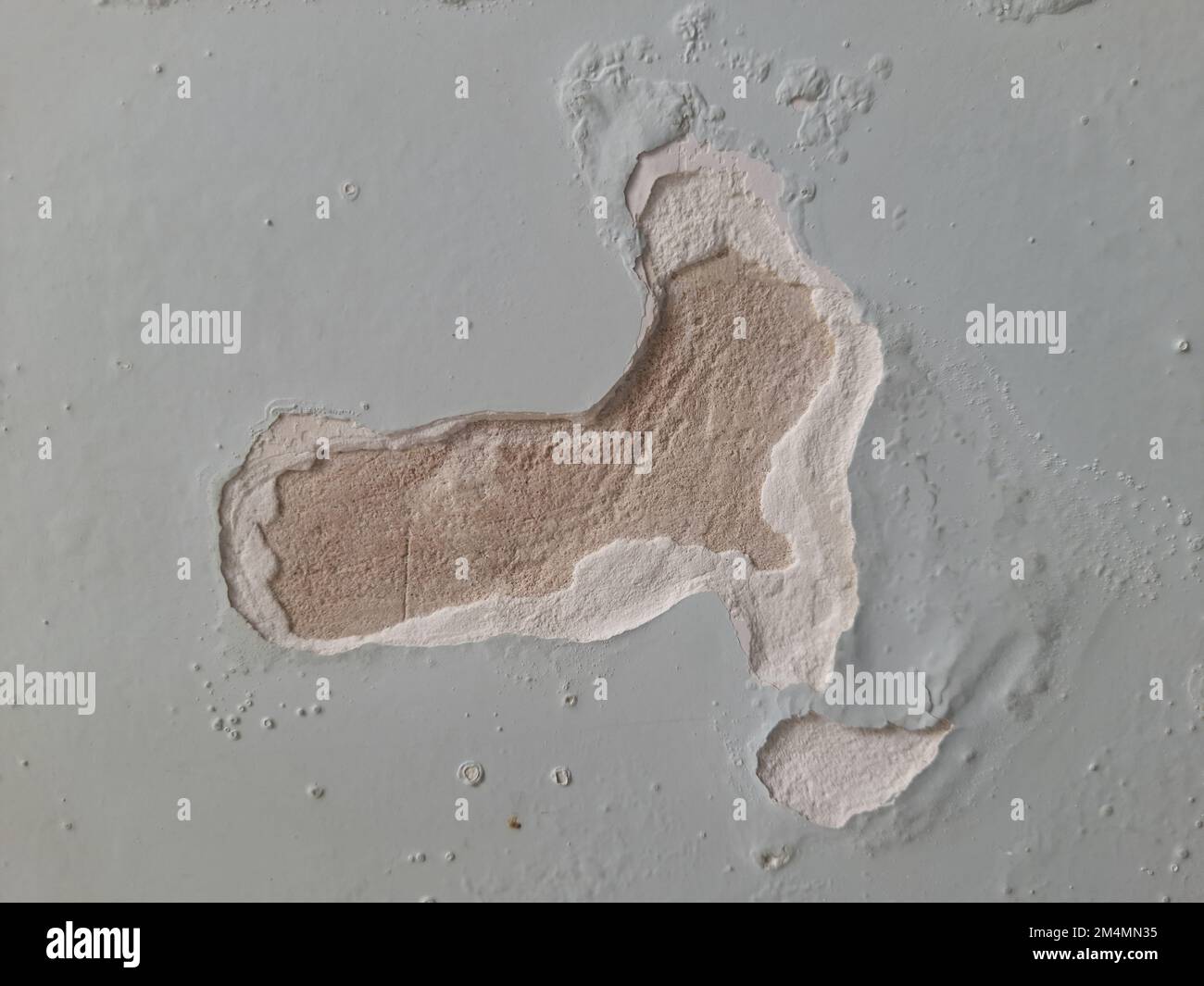 Pealing plaster hi-res stock photography and images - Alamy