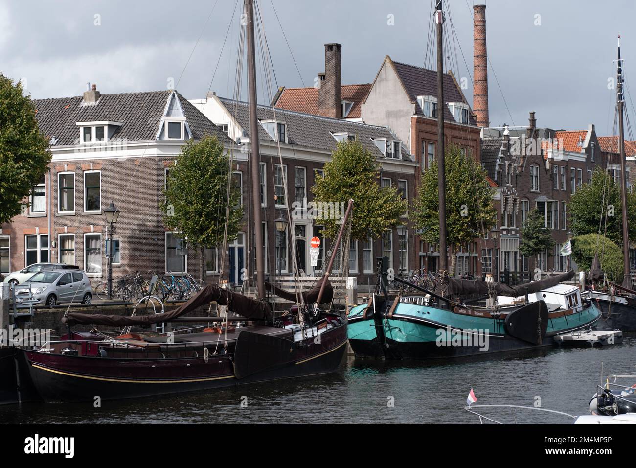 The architecture and urban design of the modern city of Rotterdam ...