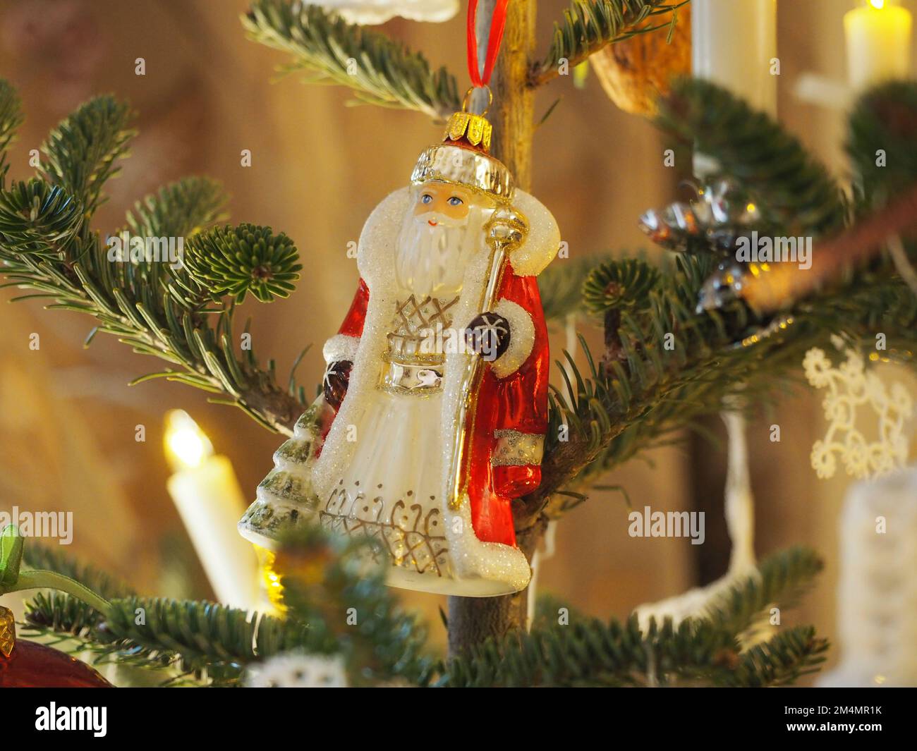 Old fashioned santa hi-res stock photography and images - Alamy