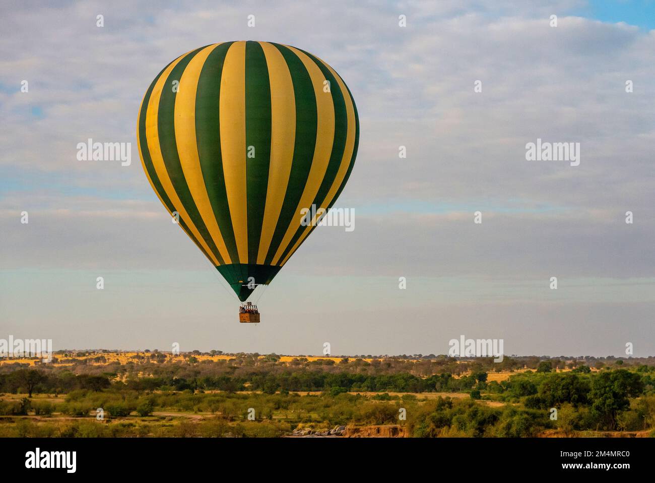 Hot air balloon over the Serengeti National Park in Tanzania Stock ...
