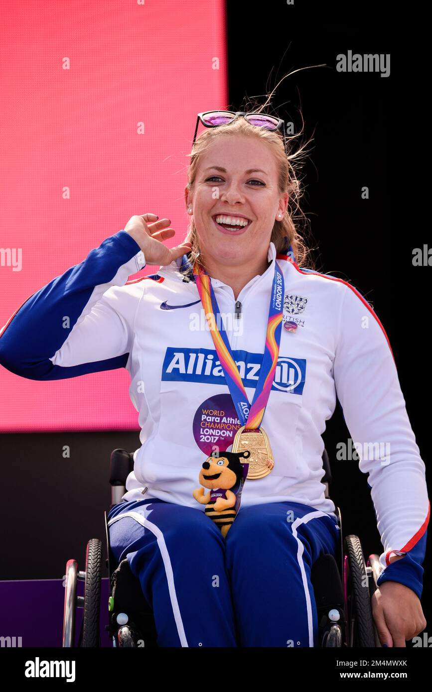 Hannah Cockroft with gold medal at the World Para Athletics ...