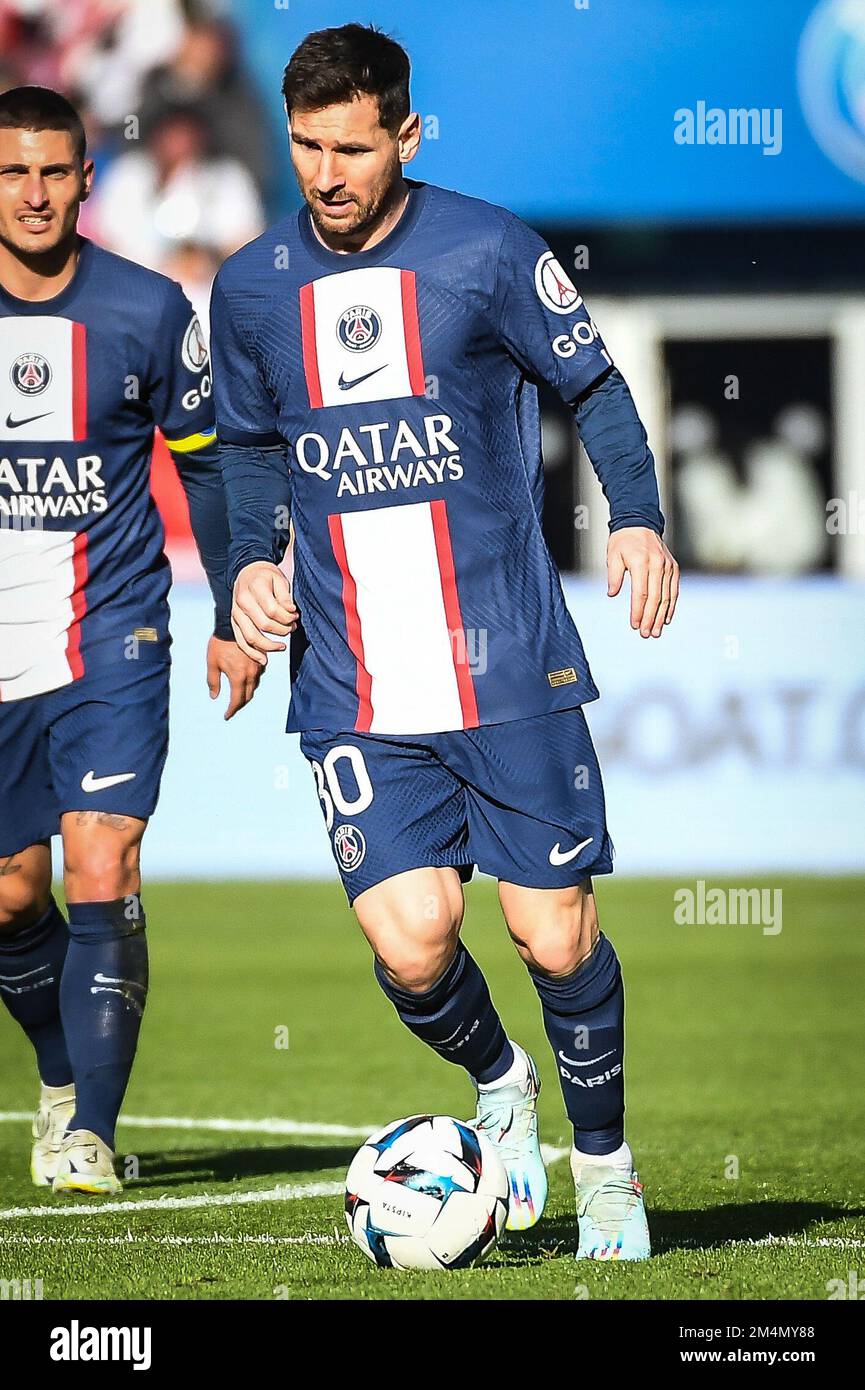 Lionel messi november 2022 paris hi-res stock photography and images ...