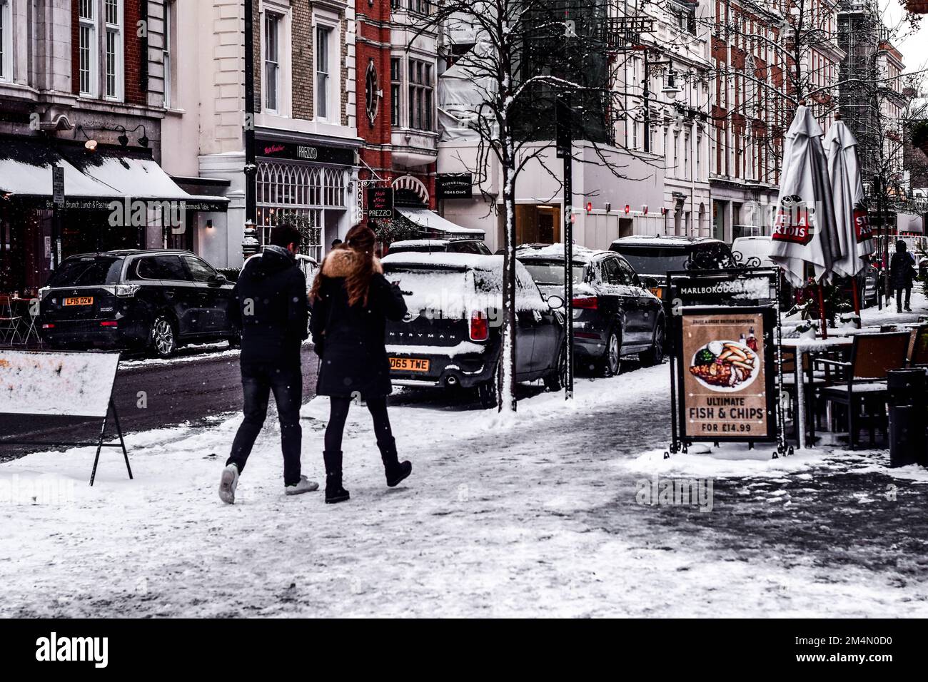 A snowy street in London, UK Stock Photo - Alamy