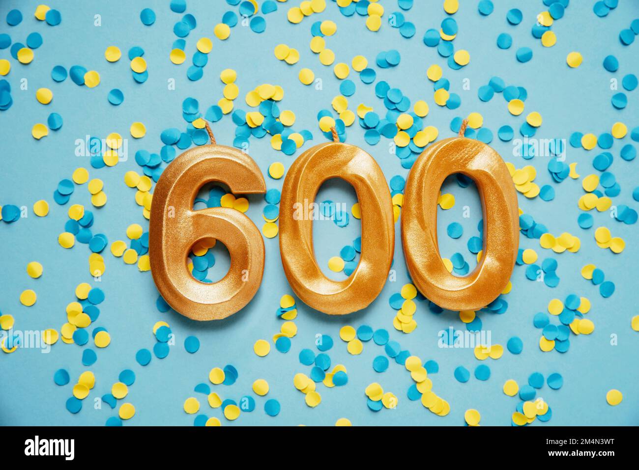 600 followers card social hi-res stock photography and images - Alamy