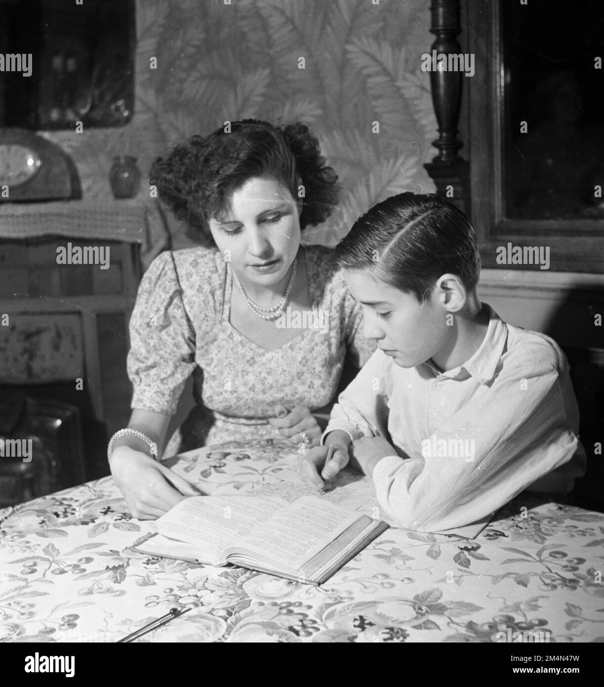 French Worker - Day in the Life of a French Worker. Photographs of ...