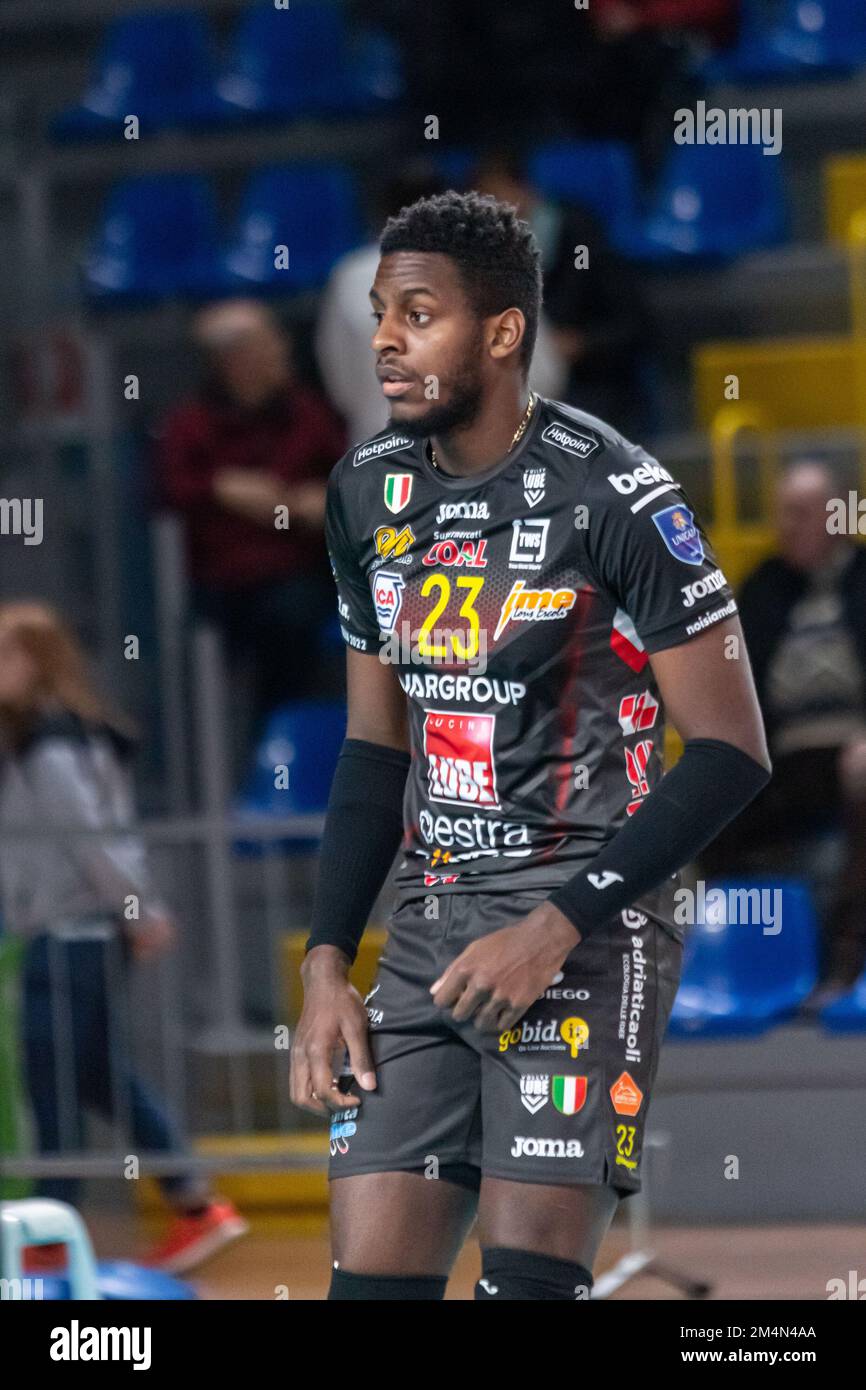 Marlon yant volleyball hi-res stock photography and images - Alamy