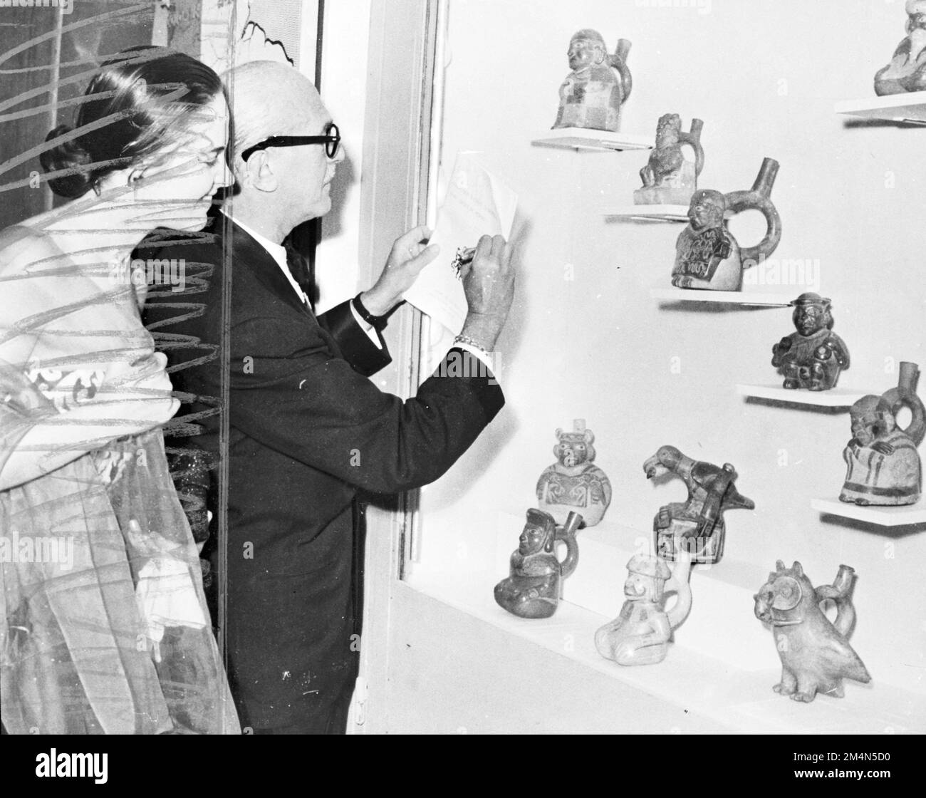 Cummings' Columbian Art Tresures Exhibit. Photographs of Marshall Plan ...