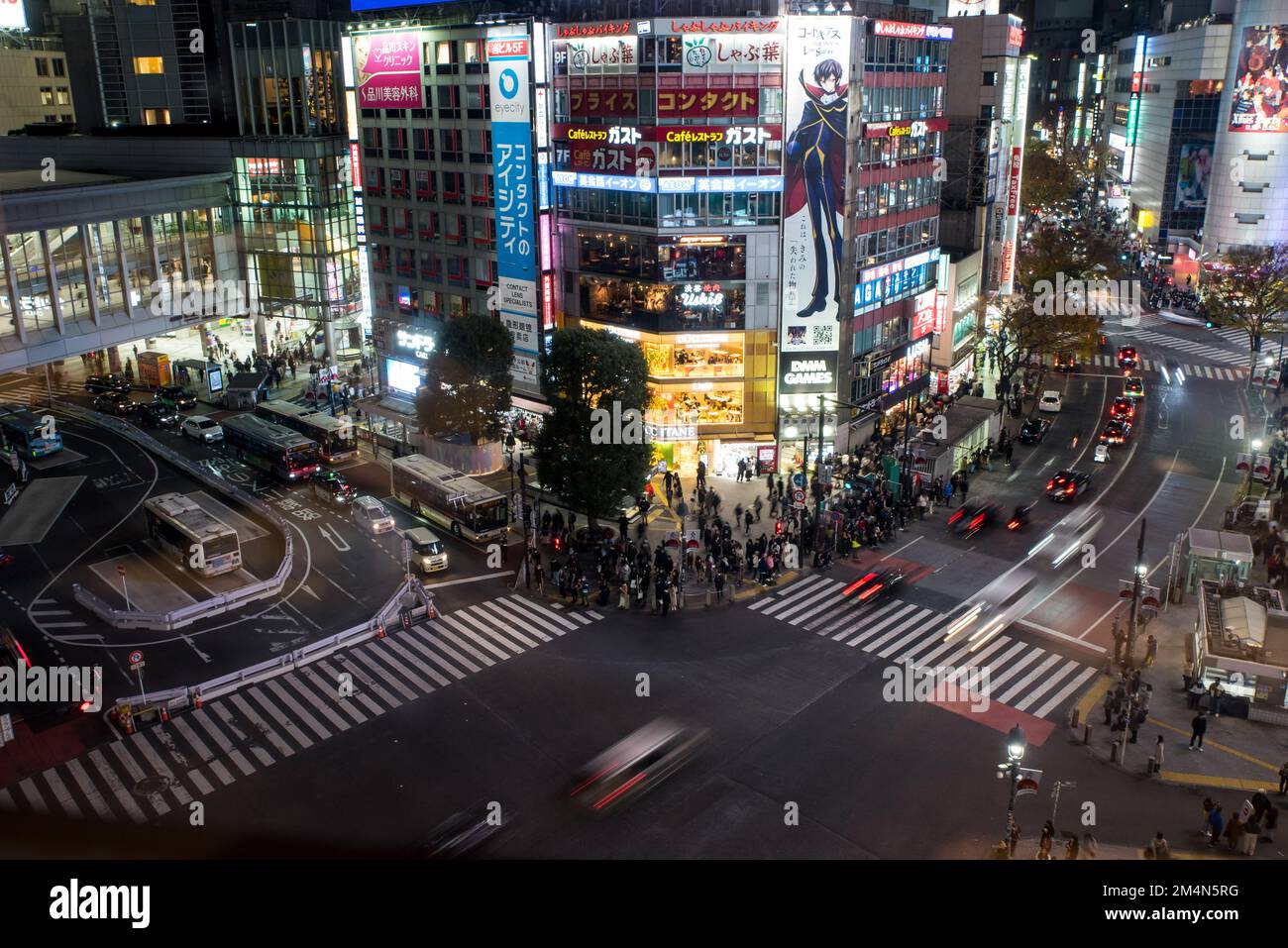 shibuya crossing from top at night Stock Photo - Alamy