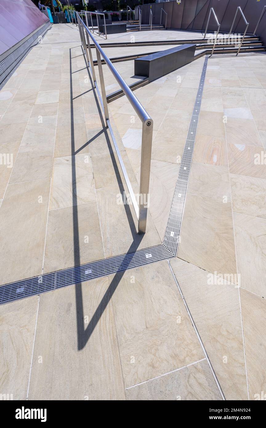 Shard glass door hi-res stock photography and images - Alamy