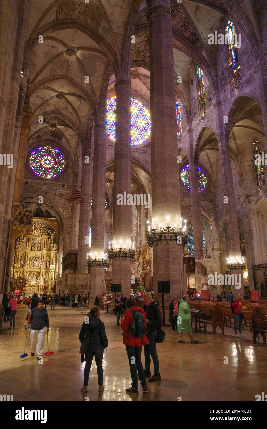 Catedral mallorca interior hi-res stock photography and images - Alamy