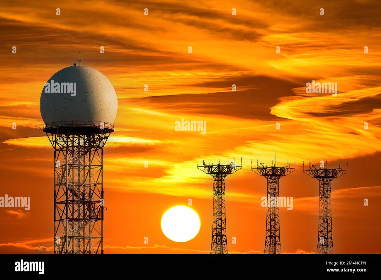 Signal transmission towers hi-res stock photography and images - Alamy