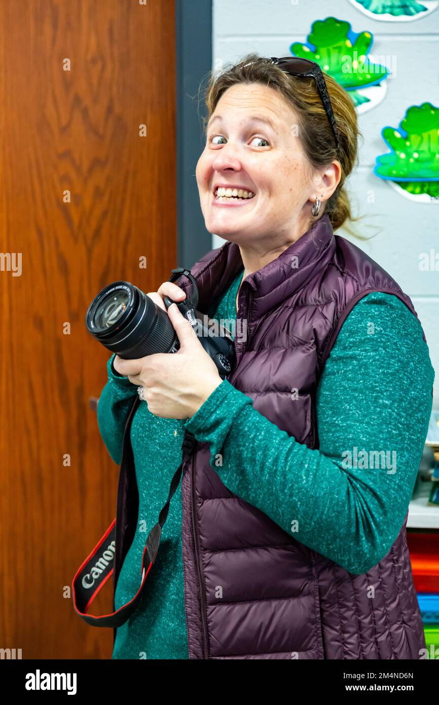 American female photographer hi-res stock photography and images - Alamy