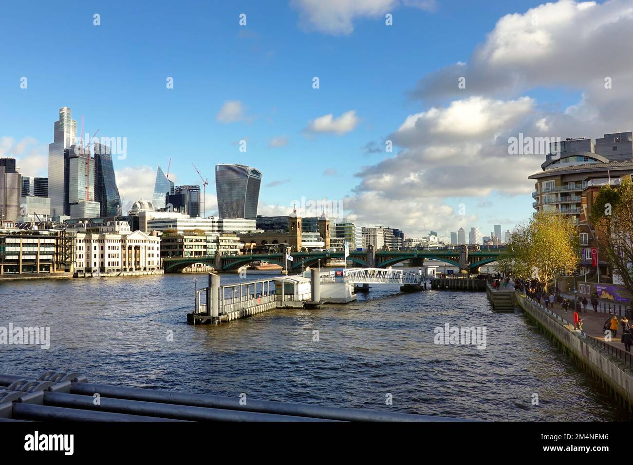 View down the river Thames past London City to Canary Wharf Stock Photo ...