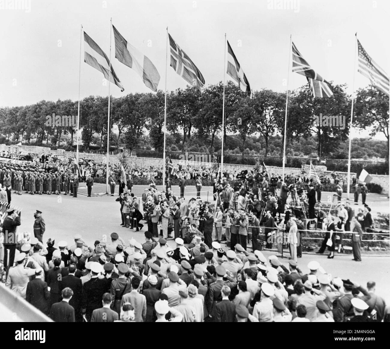 SHAPE Handover Ceremony (Handover of SHAPE Command). Photographs of ...