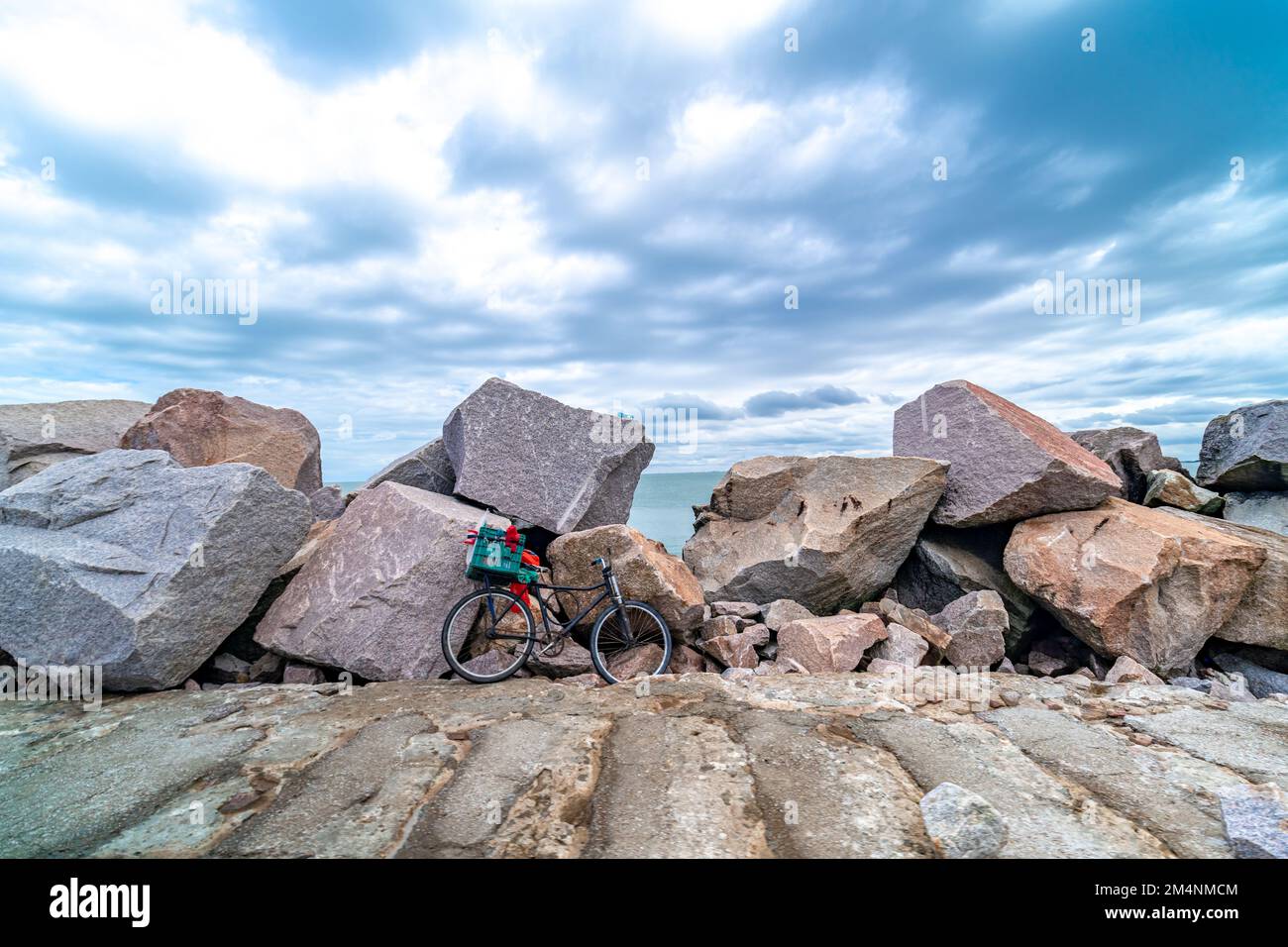 Beach cruiser bicycle hi-res stock photography and images - Alamy