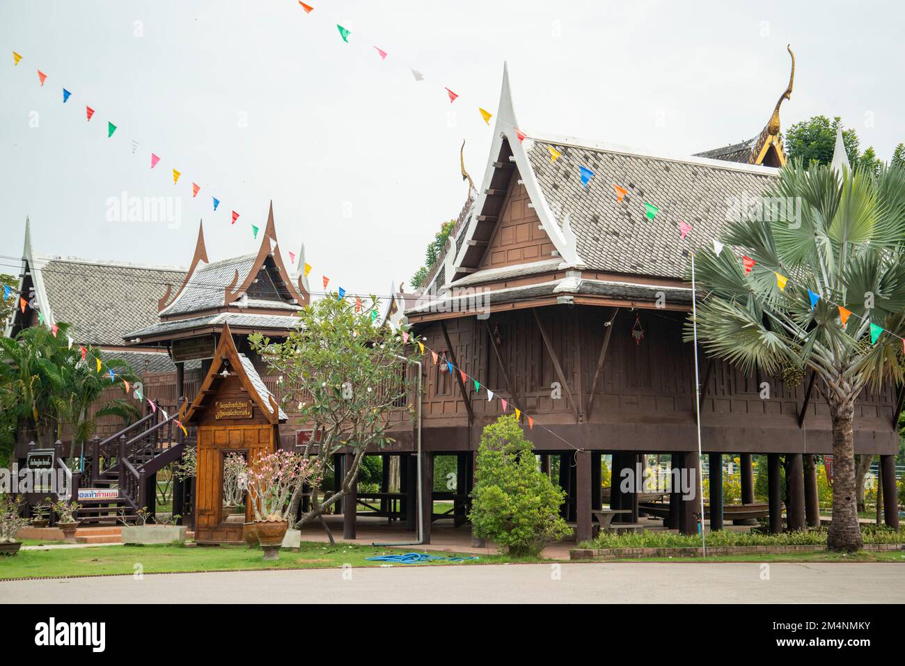 the King Rama 2 Pavillon at the King Rama II Memorial Park in the Town ...