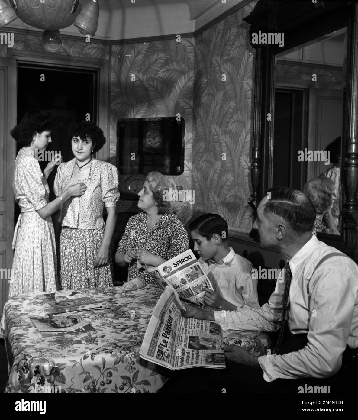 French Worker - Day in the Life of a French Worker. Photographs of ...