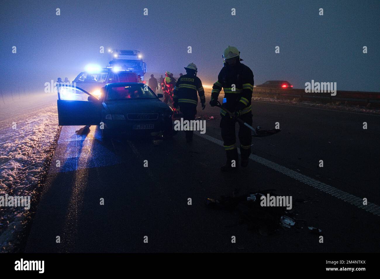 Velka Bites, Czech Republic. 22nd Dec, 2022. 13 passenger cars, five ...