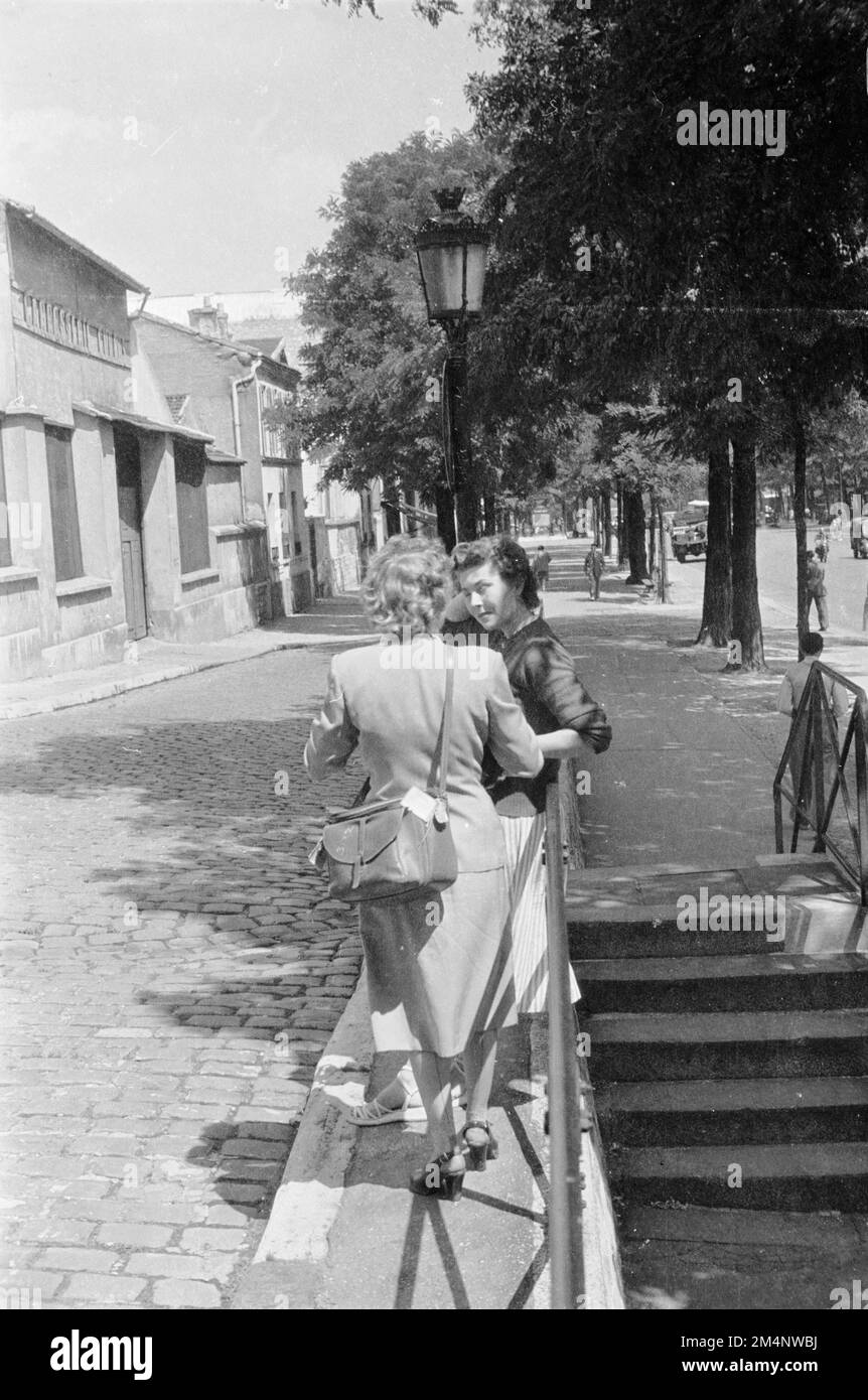French Worker - Day in the Life of a French Worker. Photographs of ...