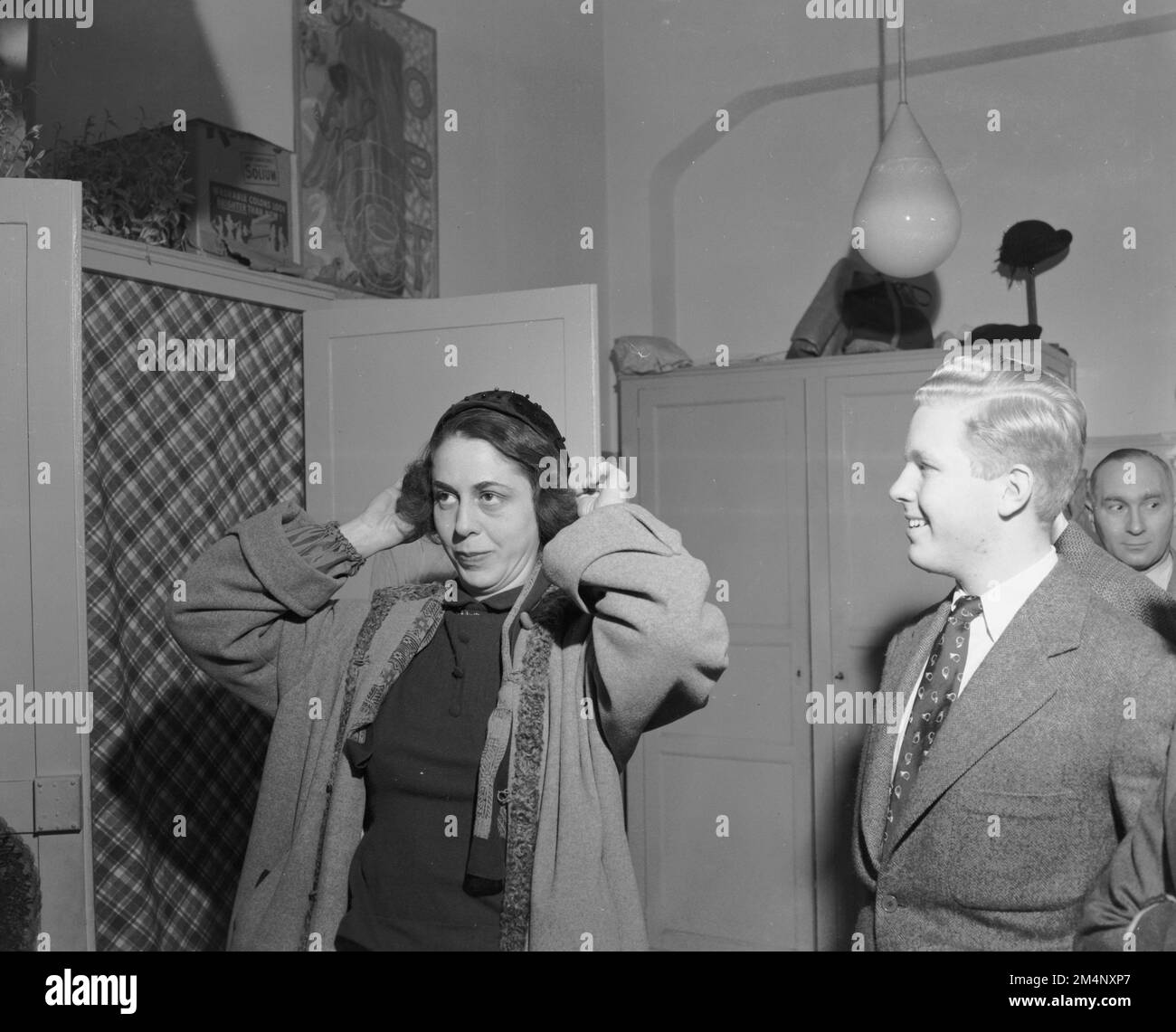 Officials - Mr. Barry Bingham, Chief of EAC Mission to France, Visits ...