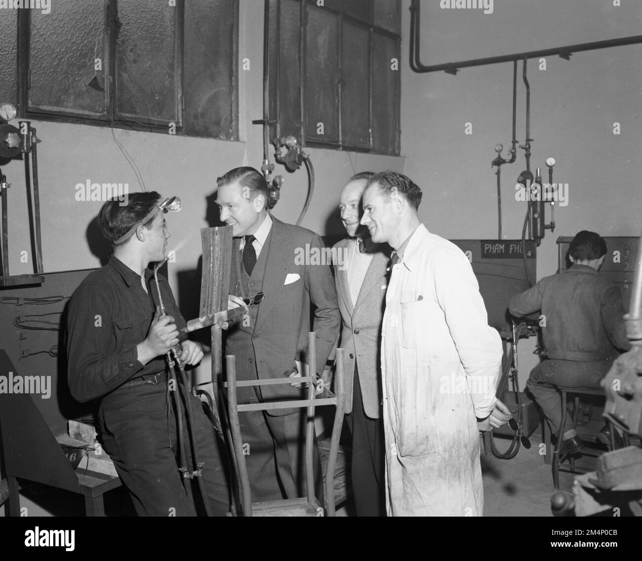 Officials - Mr. Barry Bingham, Chief of EAC Mission to France, Visits ...