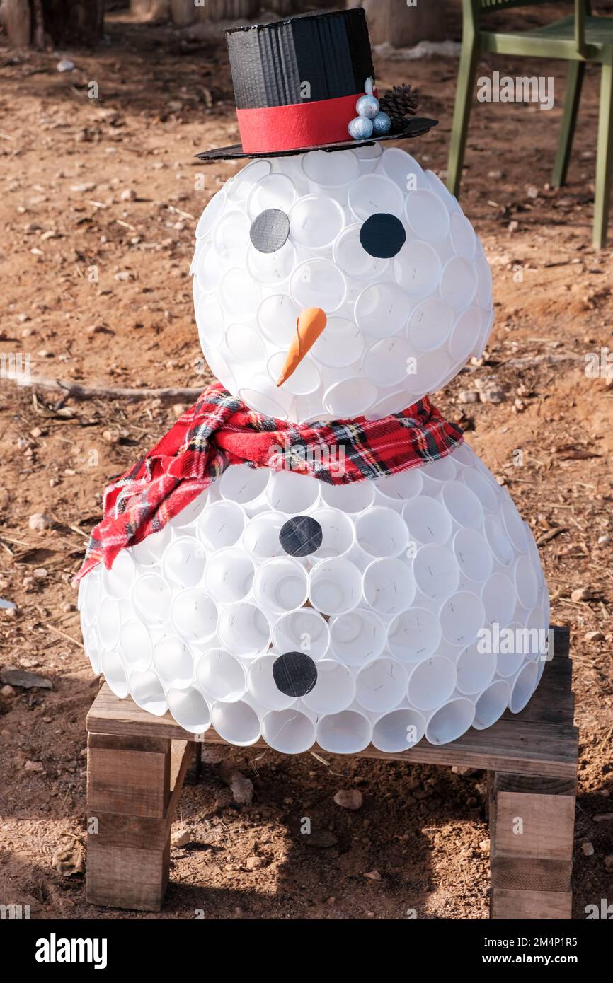 Plastic cup snowman hi-res stock photography and images - Alamy