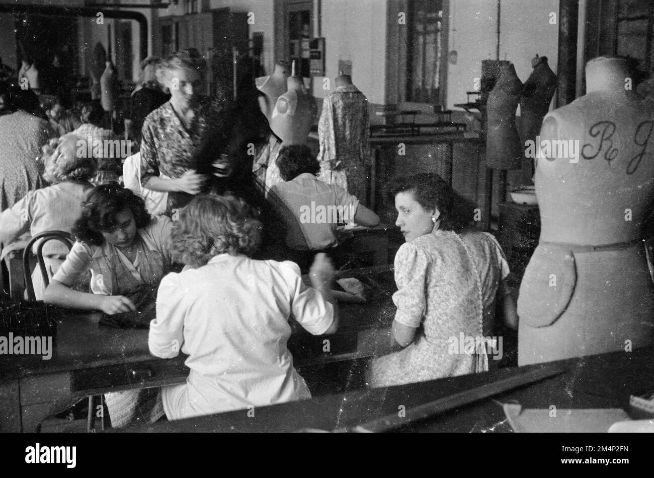 French Worker - Day in the Life of a French Worker. Photographs of ...