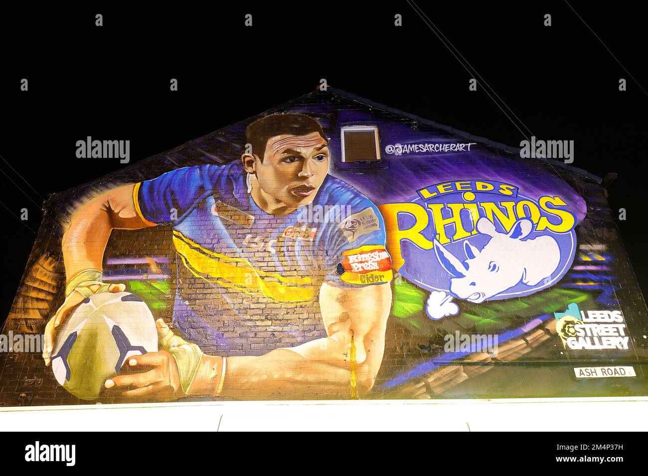 Leeds murals hi-res stock photography and images - Alamy