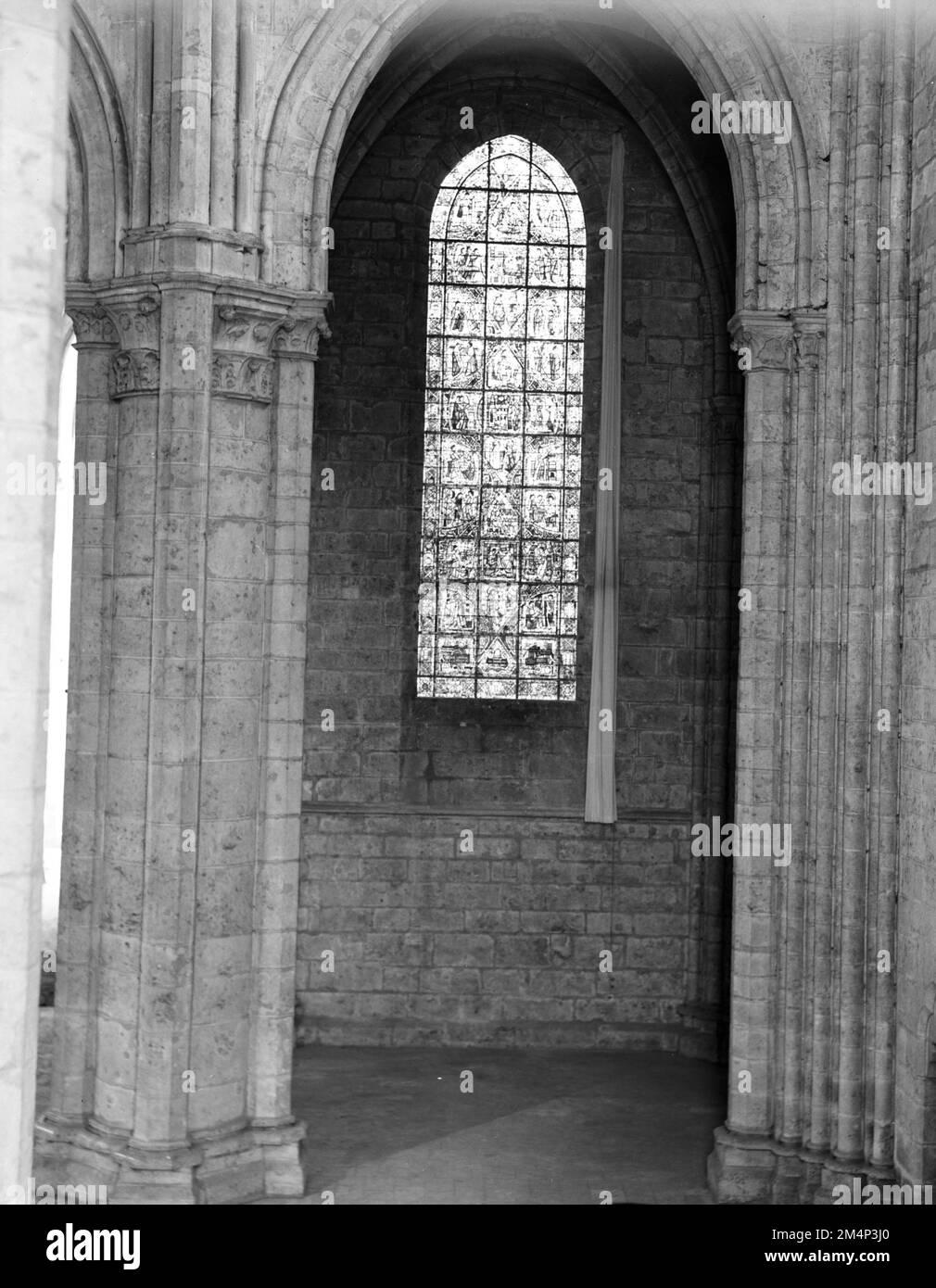American Window for Chartres. Photographs of Marshall Plan Programs ...
