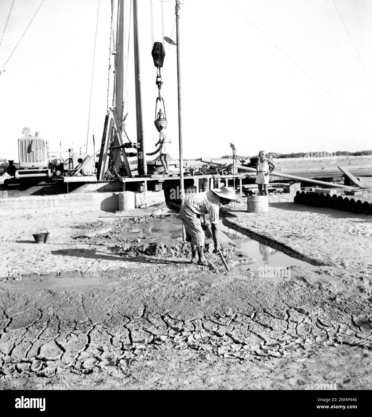 North Africa Pix - Well-Drilling at Arram, Tunisia. Photographs of ...